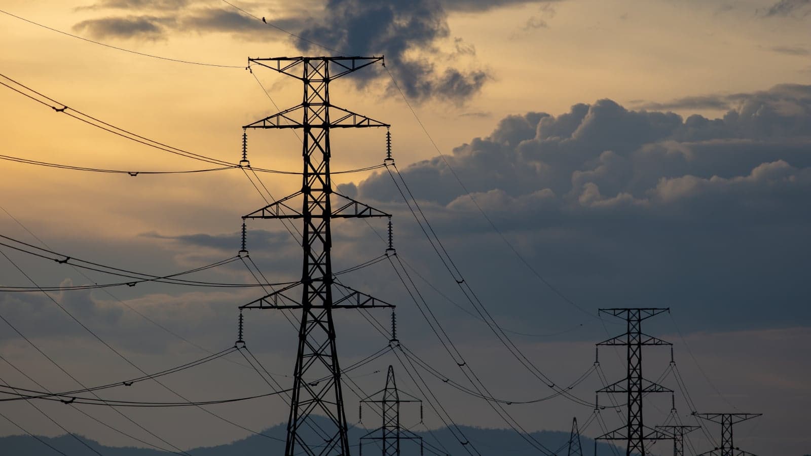 Surging electricity demand requires urgent grid expansion says IEA ...