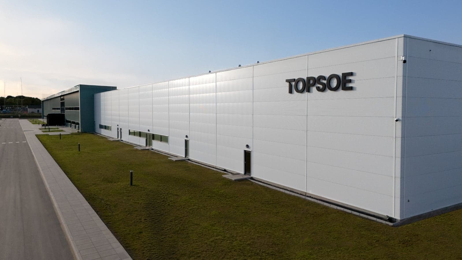 Topsoe opens 500MW electrolyser facility in Denmark | Enlit World